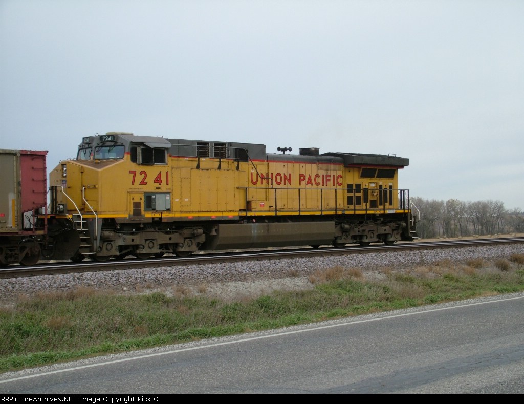UP 7241 Is DPU For WB Mixed AERX & CAEG Empties